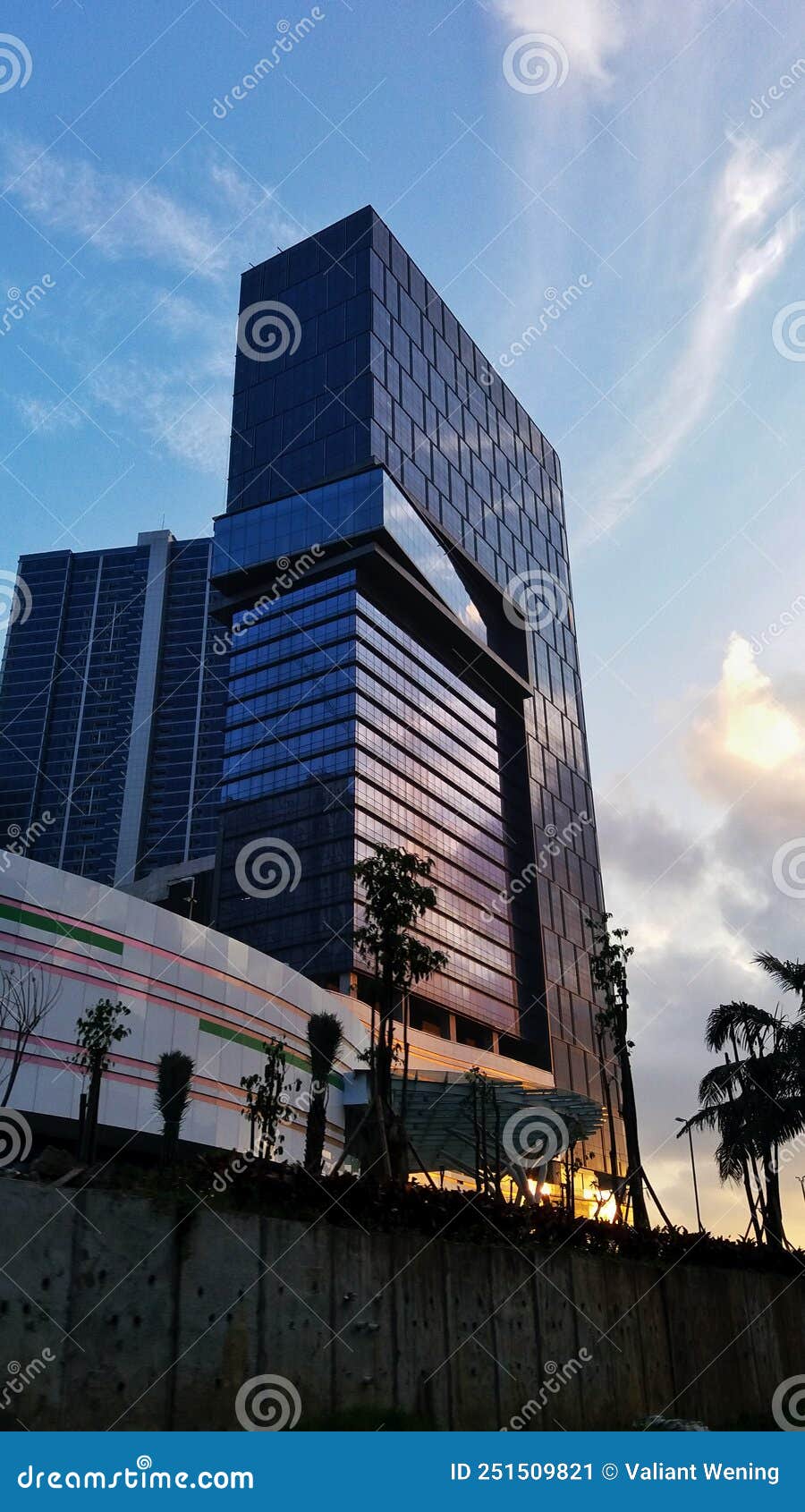 Building Frog Eye View Stock Photos - Free & Royalty-Free Stock Photos ...