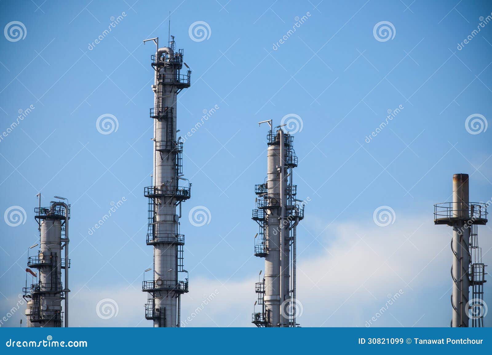 Tower of oil refinery stock image. Image of energy, company - 30821099