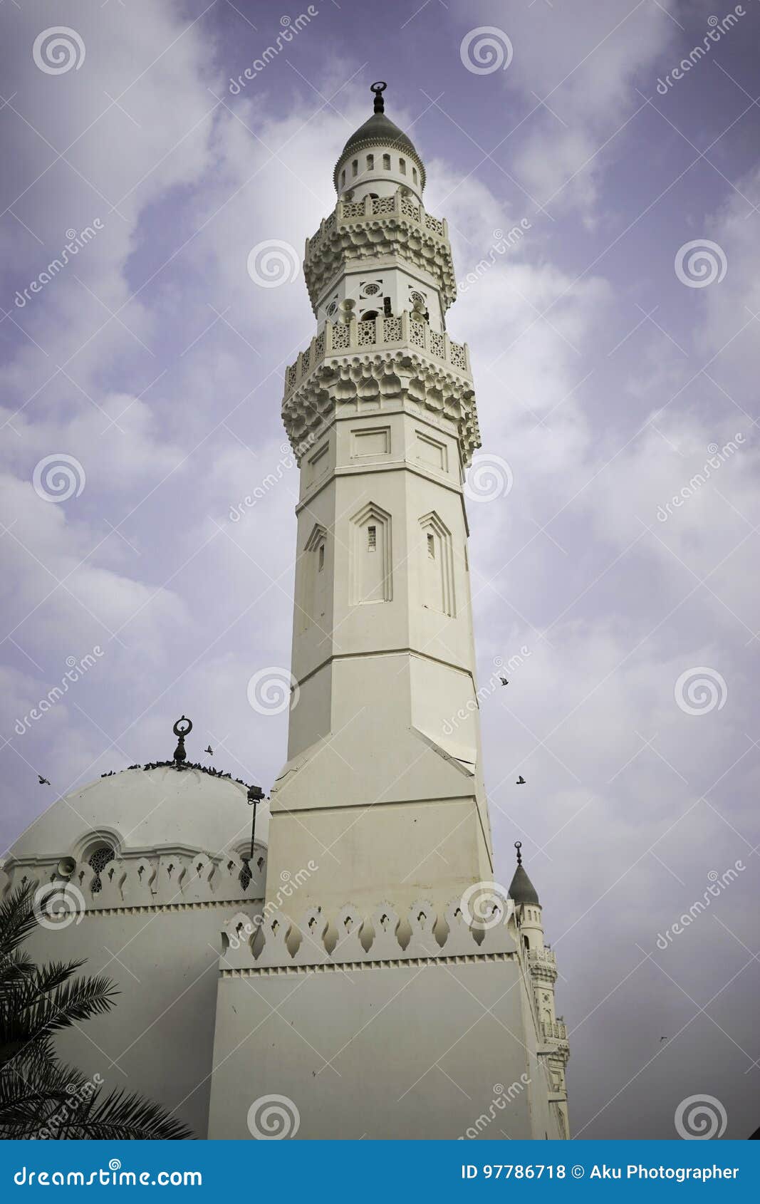 Tower of Quba Mosque editorial stock photo. Image of islam - 97786718