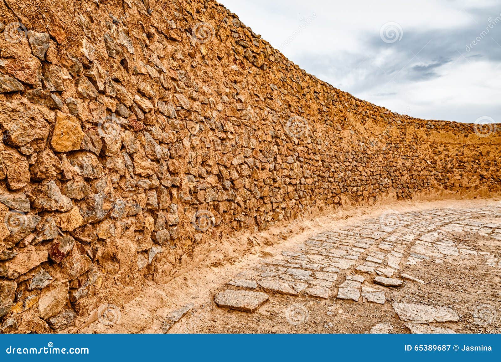 Curved Wall Of Green Hedge Royalty-Free Stock Photography ...