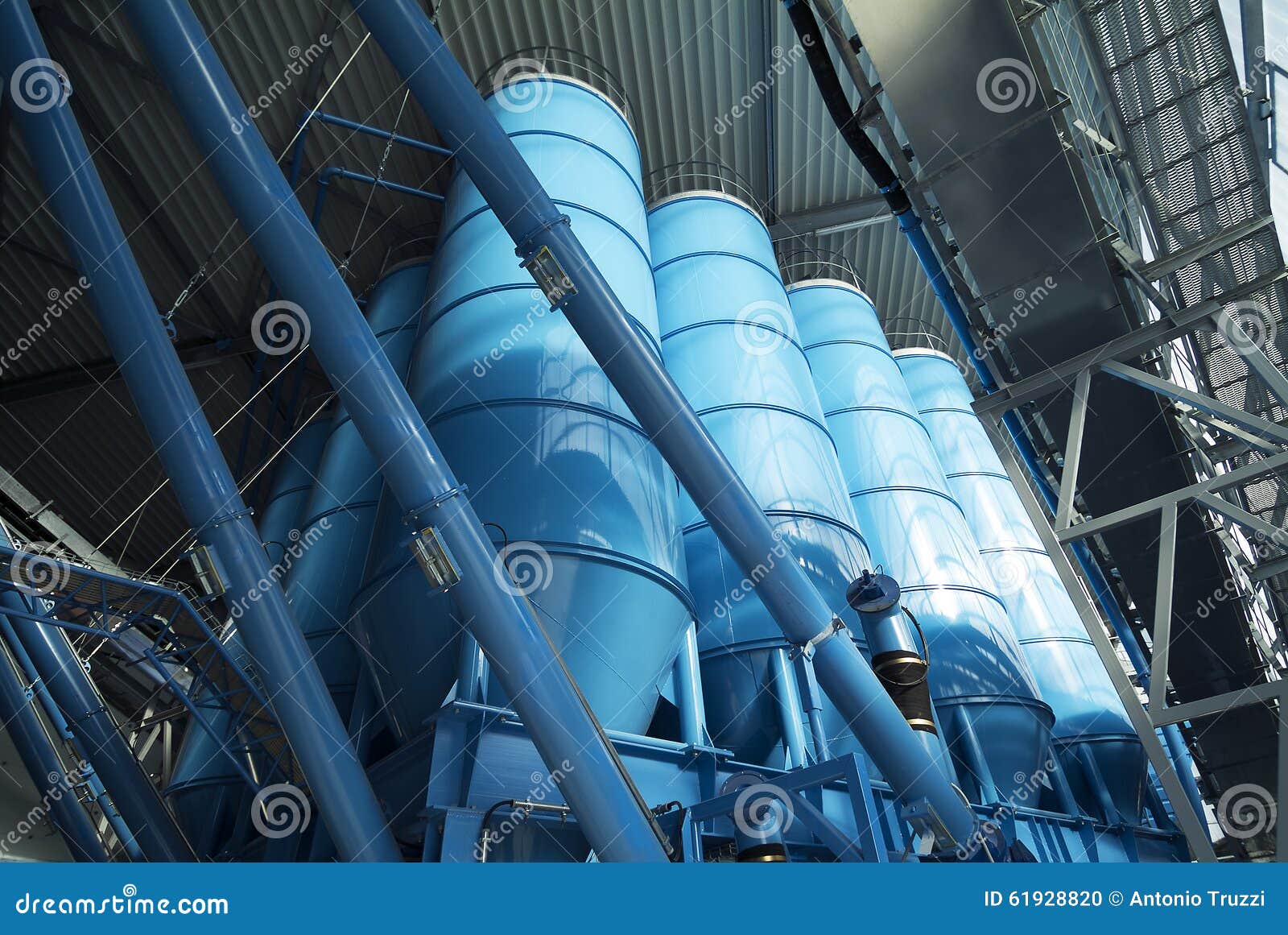 Tower Silos Bulk Storage stock photo. Image of beton - 61928820