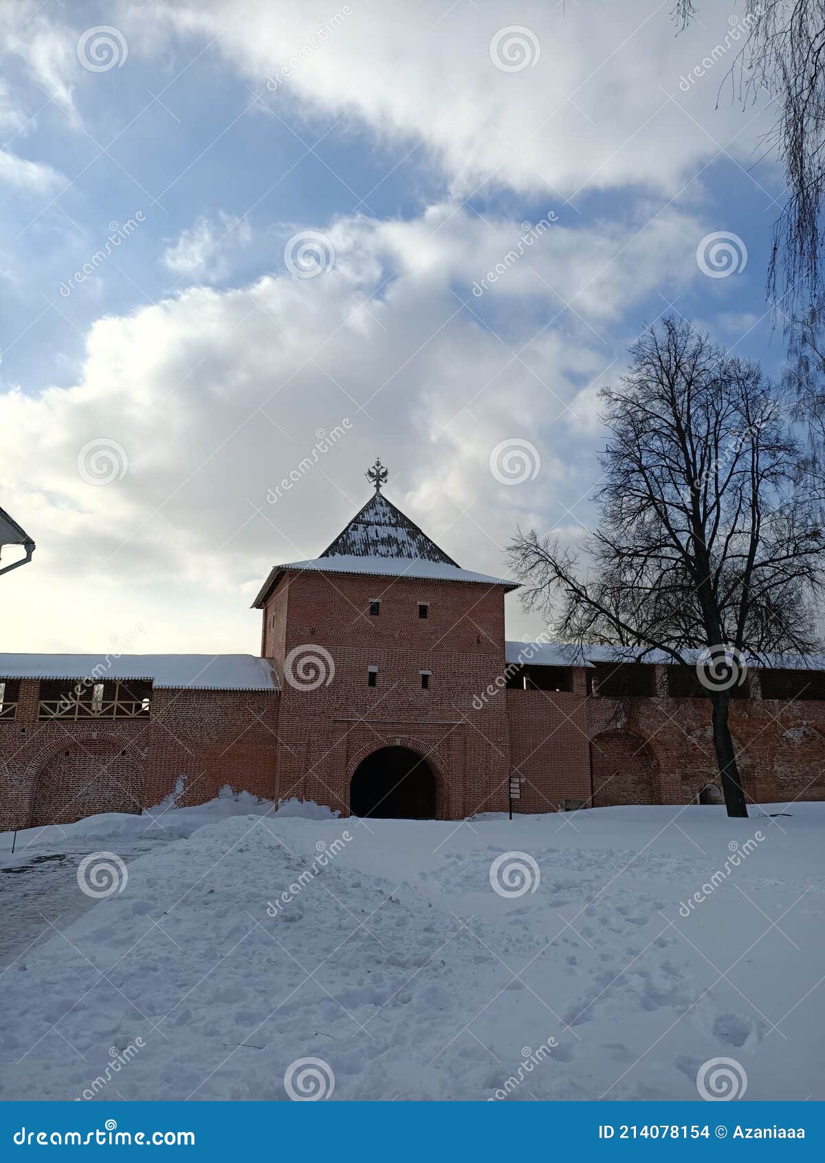 Tower of the Old Medieval Russian Kremlin in Zaraisk Stock Photo ...