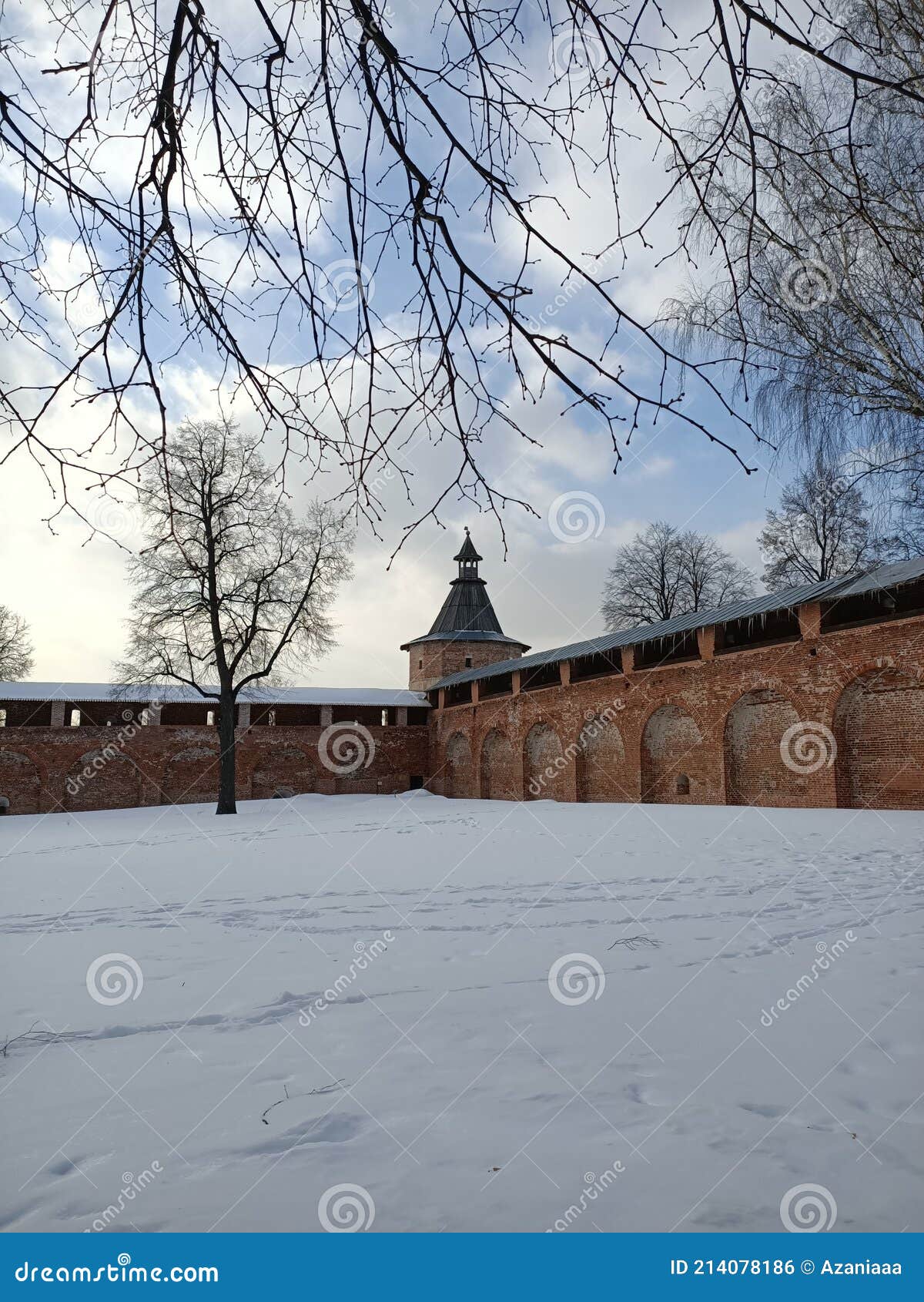 Tower of the Old Medieval Russian Kremlin in Zaraisk Stock Photo ...