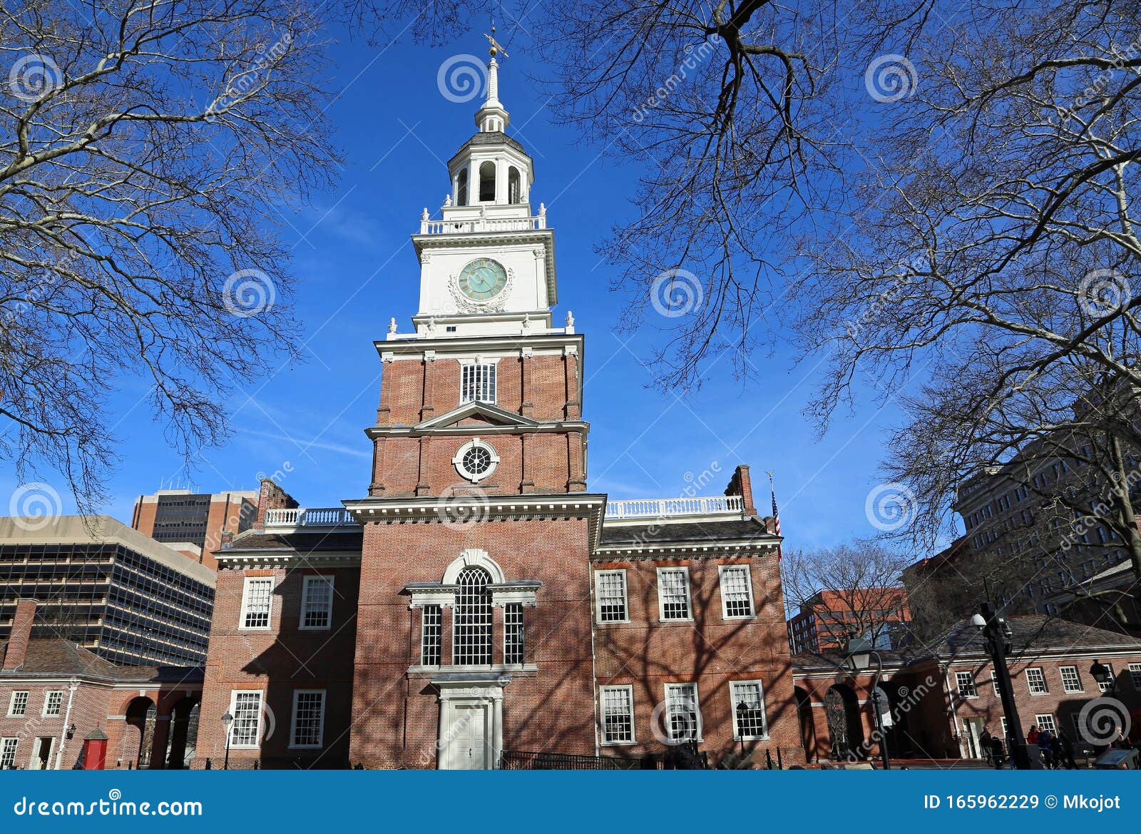The Tower of Independence Hall Stock Image - Image of beauty, street ...