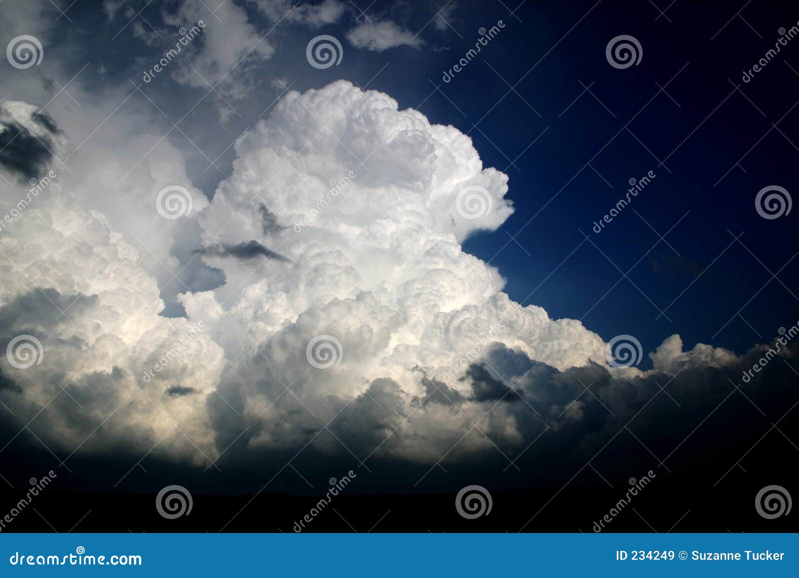 Towering Cumulus Thunderstorm Clouds Stock Image - Image of moisture ...