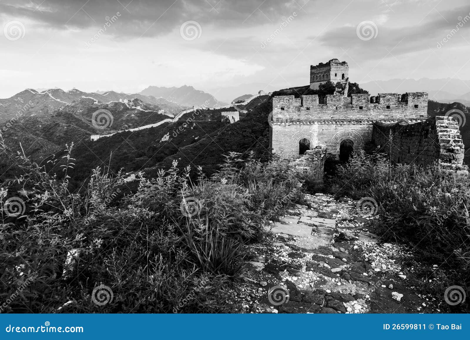 Towering Majesty of the Great Wall Stock Image - Image of jinshanling ...