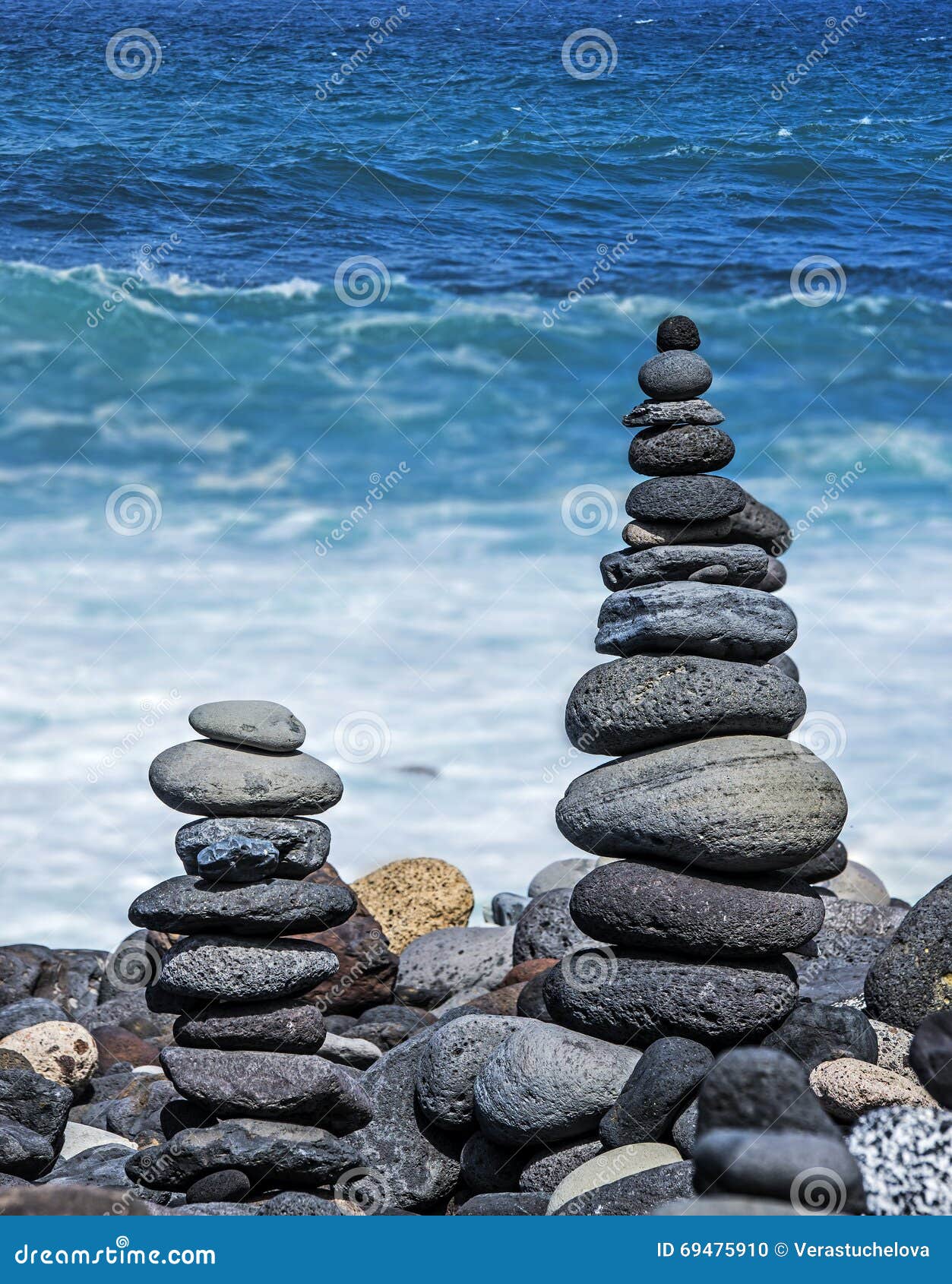 Towers from Pebbles on the Beach Stock Photo - Image of stack, design ...