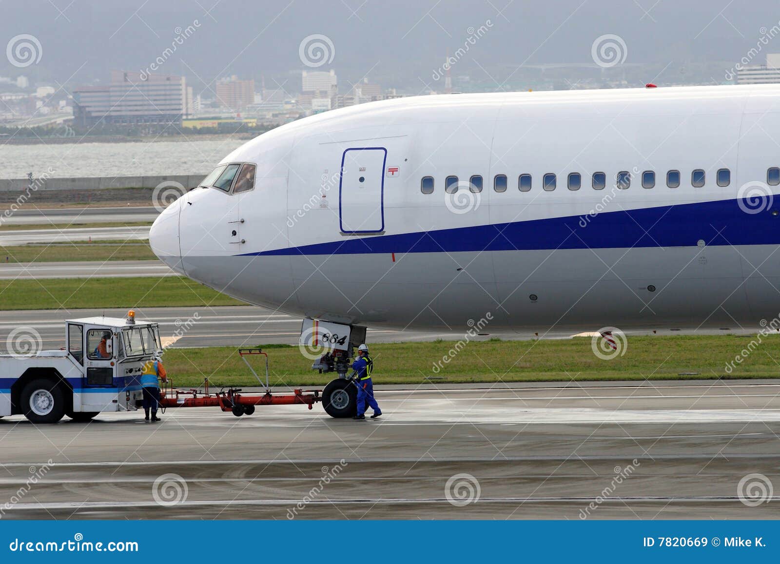 Towing Aircraft stock image. Image of operator, flight - 7820669