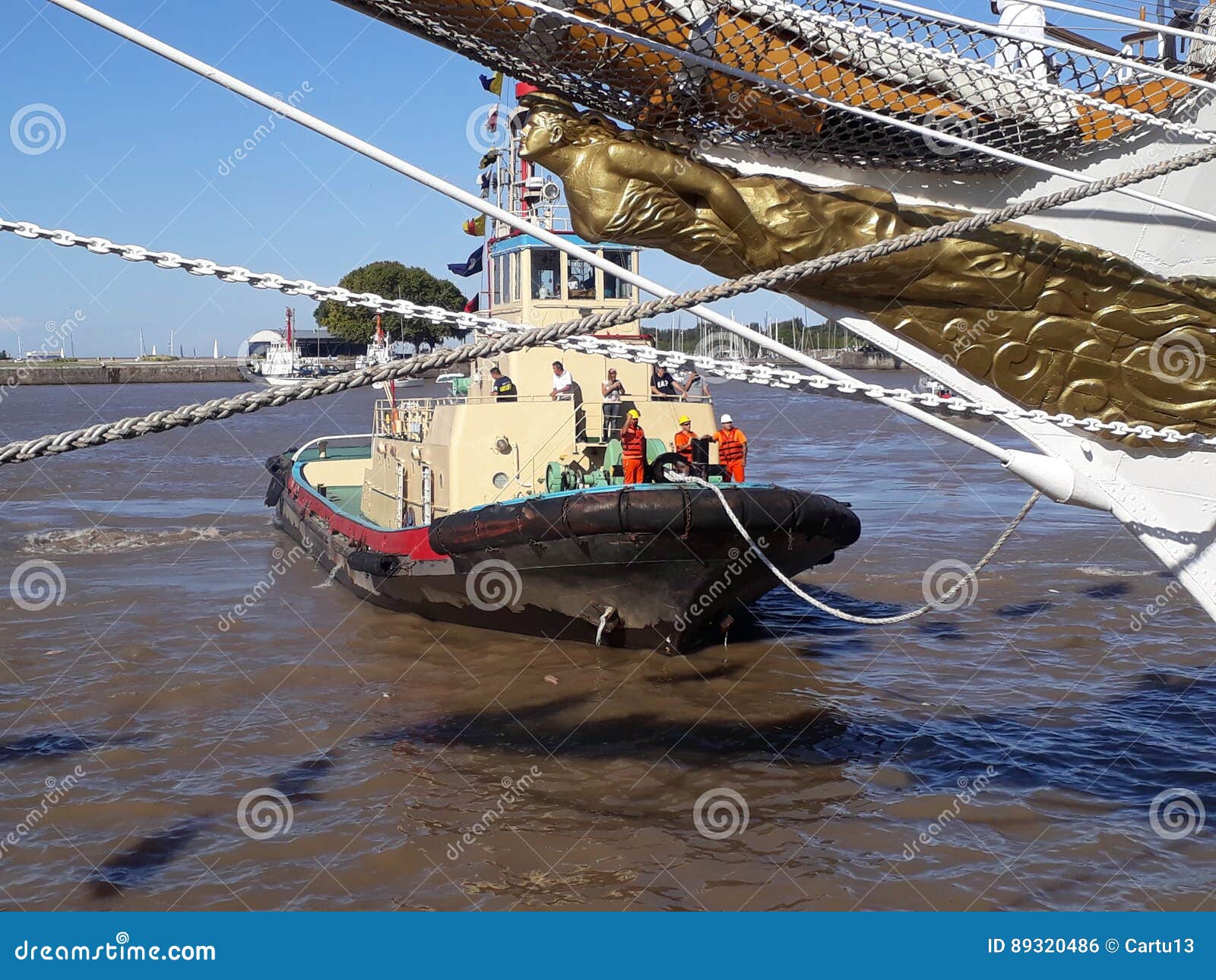 Towing ship editorial photo. Image of libertad, port - 89320486