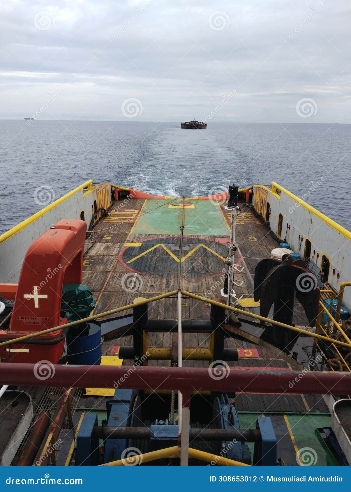 Towing vessel on the sea stock photo. Image of towing - 308653012