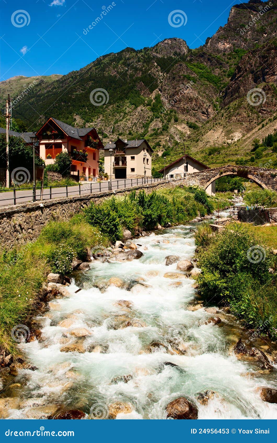 Town Espot River Eserita North Spain Stock Image - Image of town, spain ...