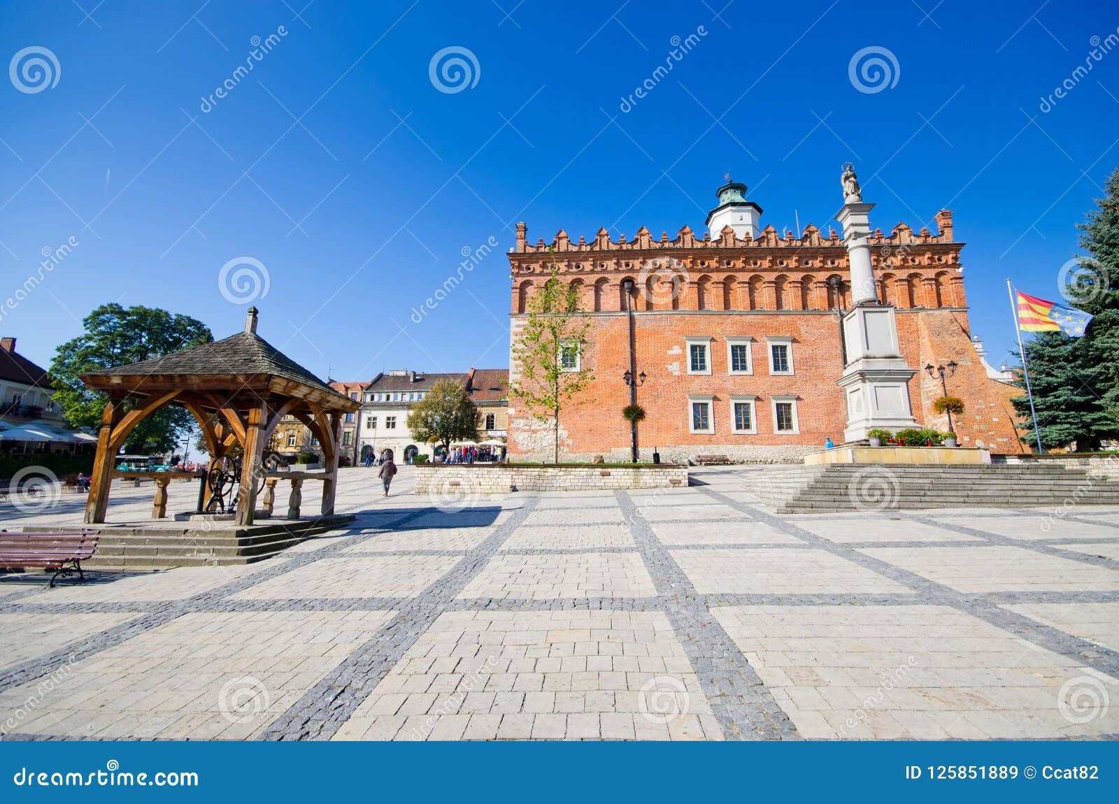 Town Square and Town Hall in Sandomierz, Poland Editorial Stock Image ...