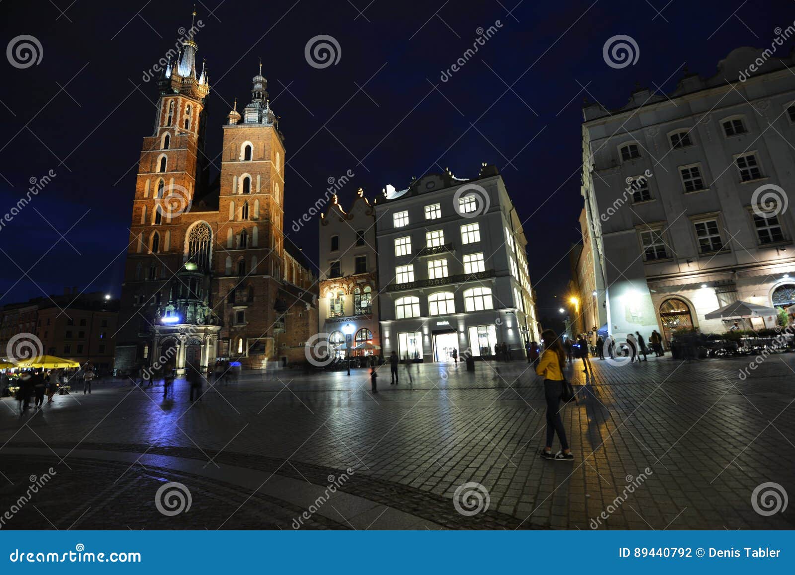 Town square at night editorial photography. Image of royal - 89440792