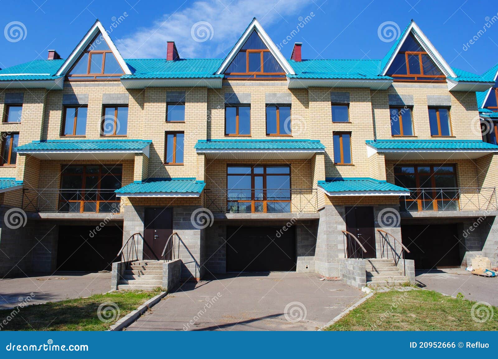 Townhouse front view stock photo. Image of country, exterior - 20952666