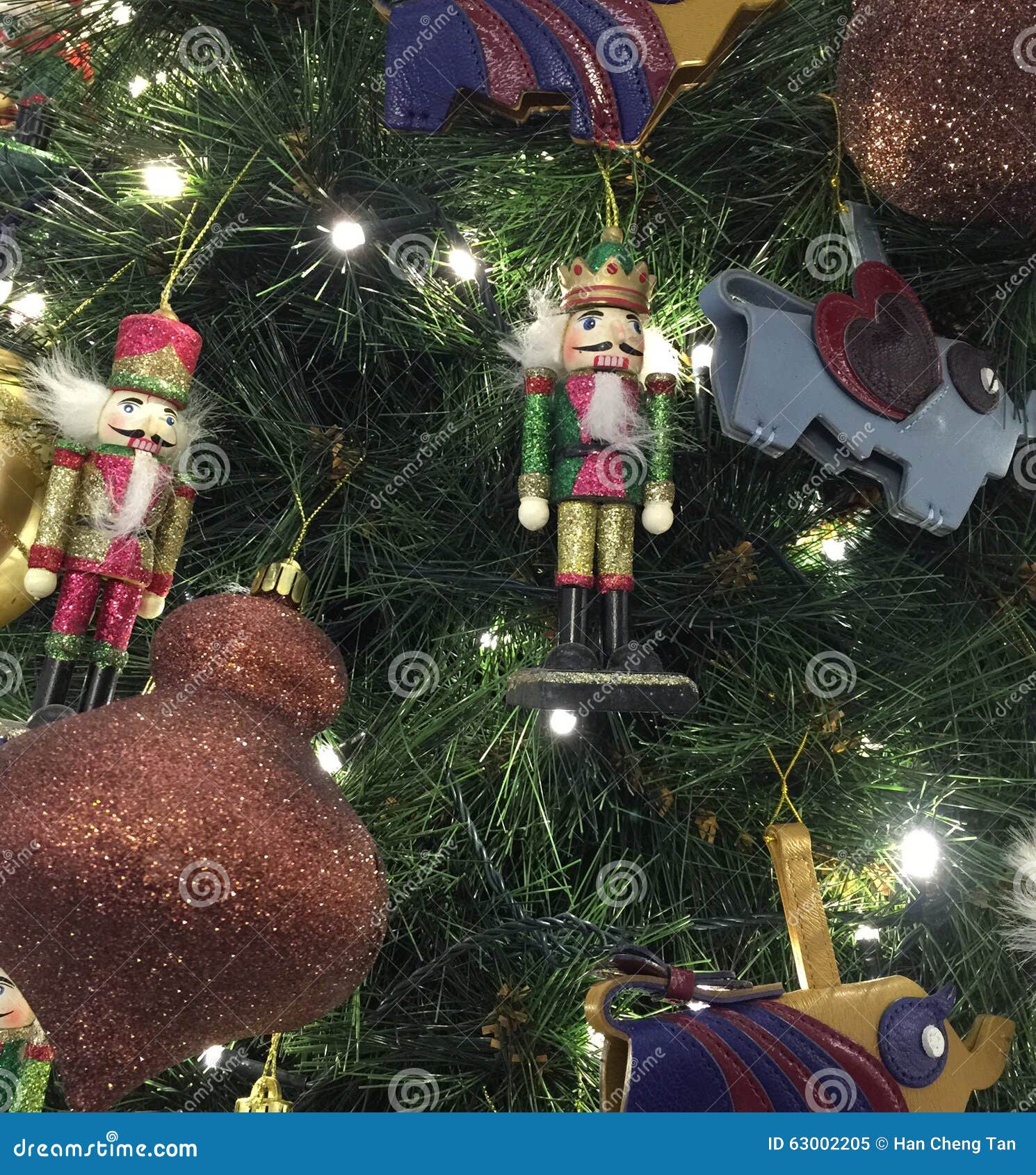 Toy Soldiers on a Christmas Tree Stock Image - Image of ornaments, tree ...