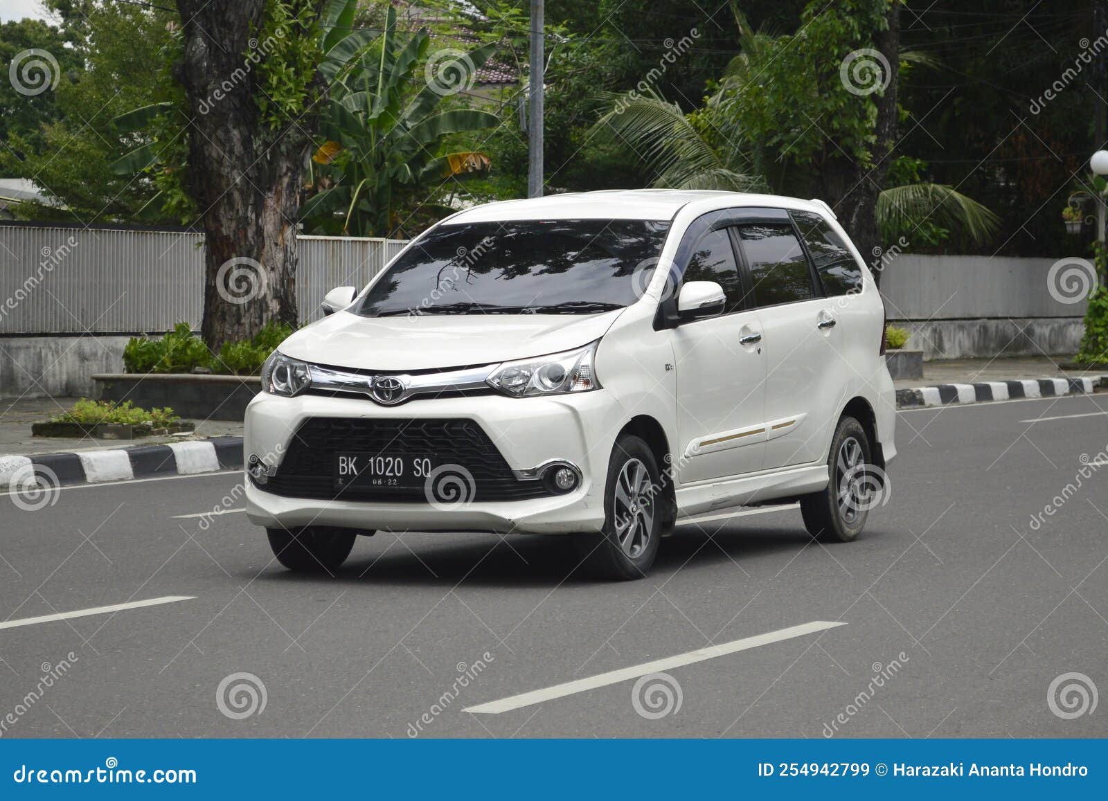 2017 Toyota Avanza (Type 1.5 Veloz) Editorial Stock Image - Image of ... 2017 Toyota Avanza (Type 1.5 Veloz) Editorial Stock Image - Image of ...