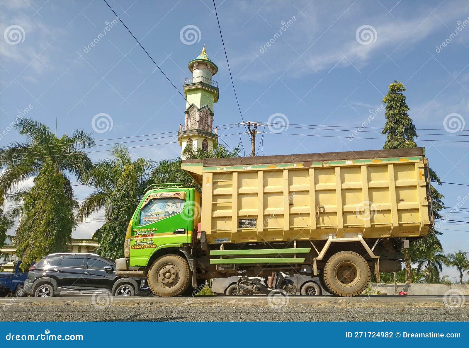 Toyota Dyna 2019 editorial photography. Image of toyota - 271724982