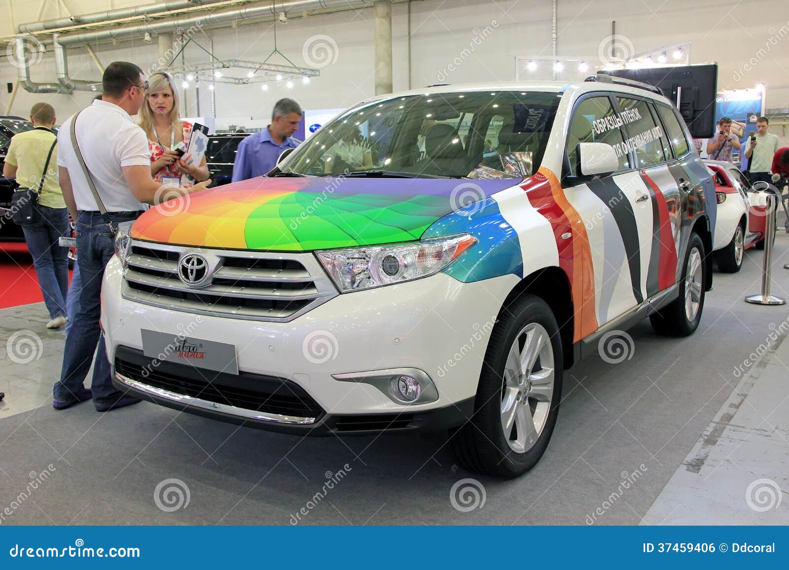 Toyota Highlander editorial photo. Image of female, driver - 37459406