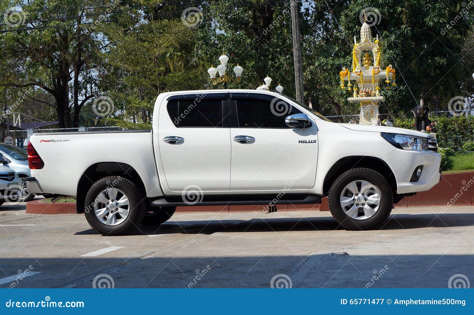 Toyota Hilux Revo fotografia editorial. Imagem de automotriz - 65771477