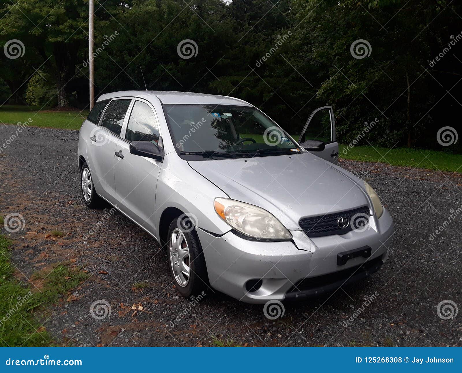 Toyota Matrix 2007 editorial stock photo. Image of wheels - 125268308