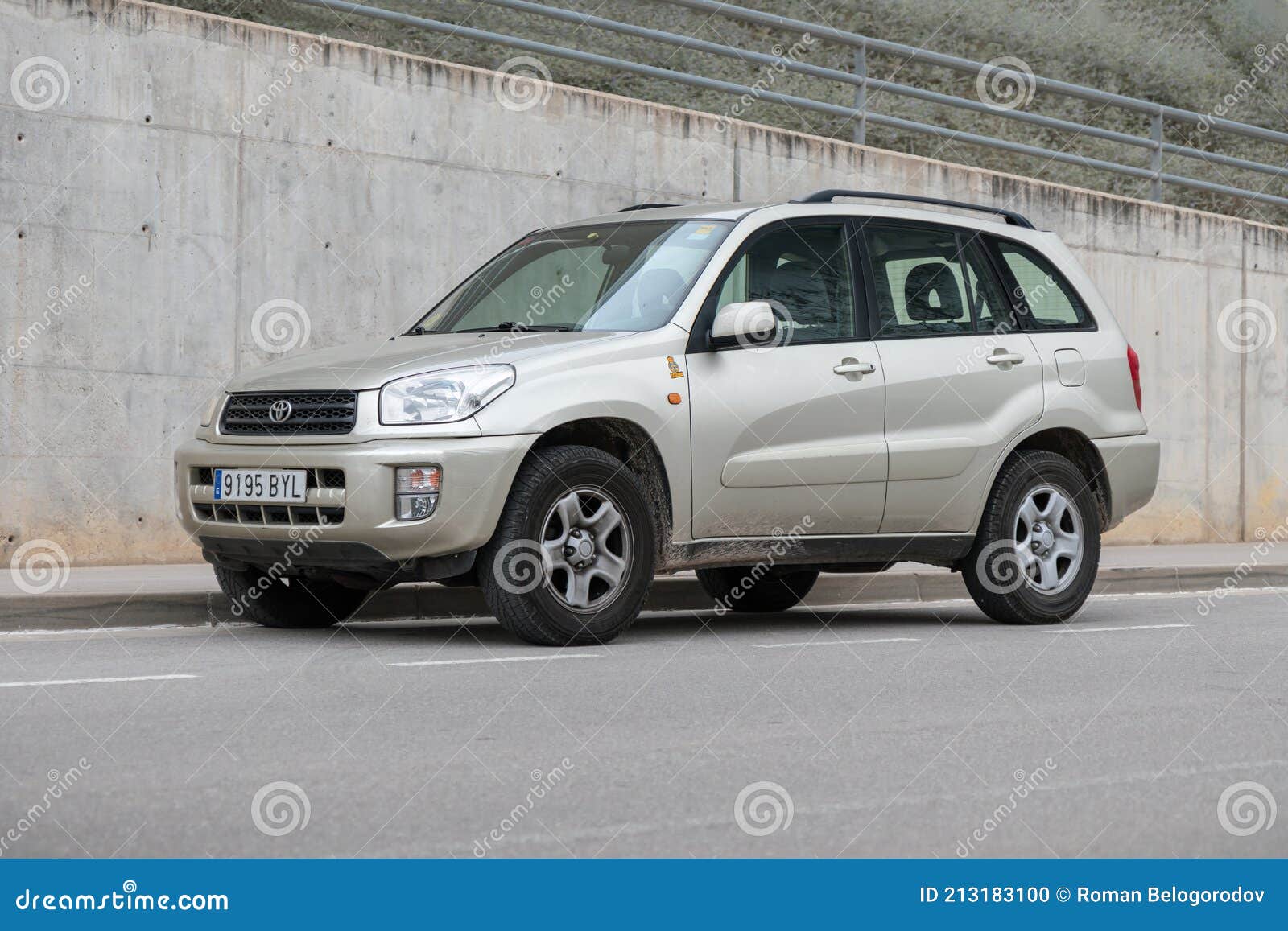 Toyota RAV4, Second Generation XA20 Editorial Image - Image of urban ...