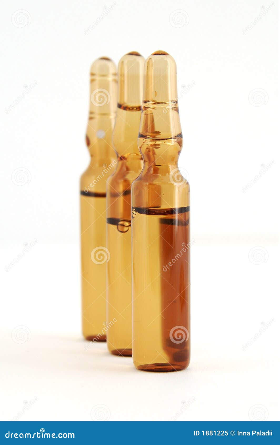 Três ampola imagem de stock. Imagem de vidro, droga, estéril - 1881225