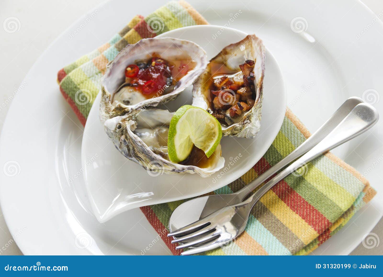 Três tipos de ostras imagem de stock. Imagem de prato - 31320199