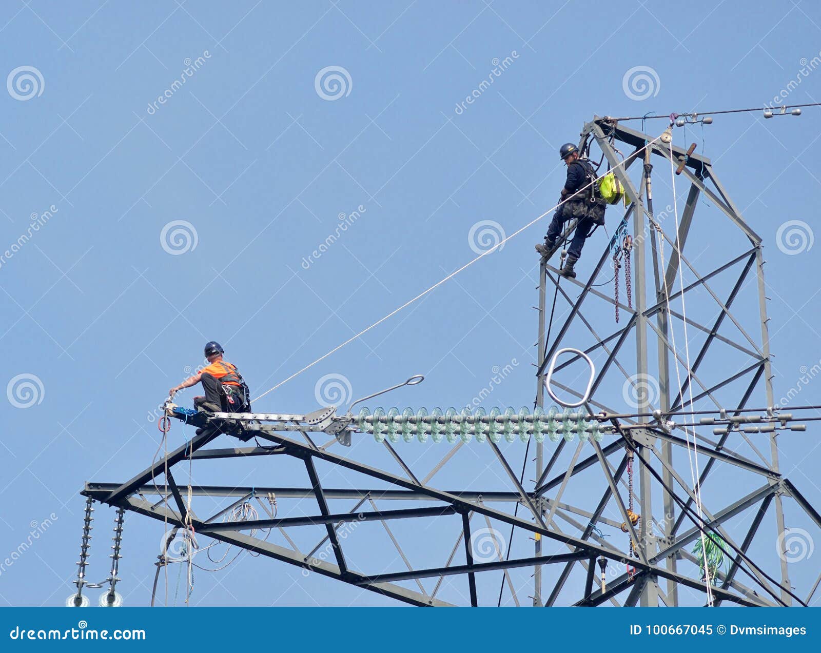 Trabajadores en el pilón imagen editorial. Imagen de naturalizado ...