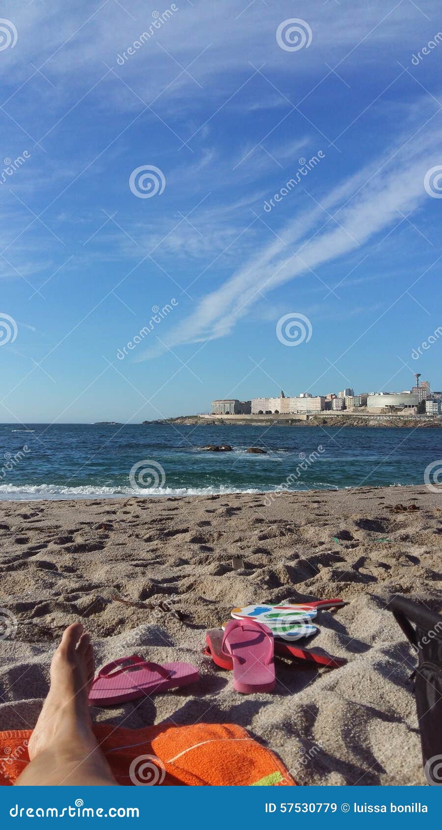 Trabajando en la playa stock image. Image of playa, trabajando - 57530779