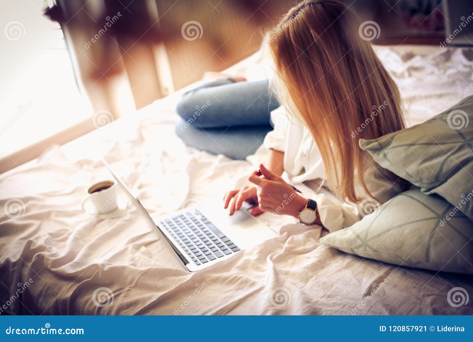 Trabalho Da HOME Realmente Relaxando Imagem de Stock - Imagem de humano ...