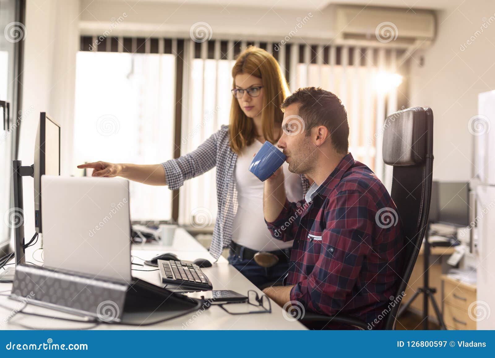 Trabalho Dos Programadores De Software Imagem de Stock - Imagem de ...