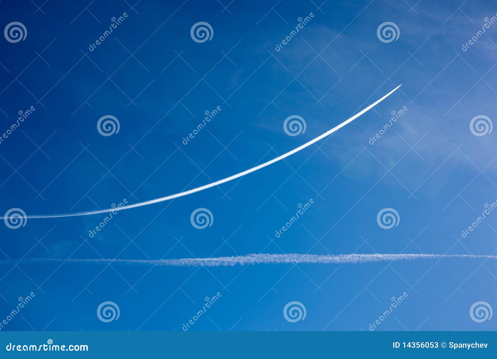 Trace jet stock image. Image of blue, open, overcast - 14356053