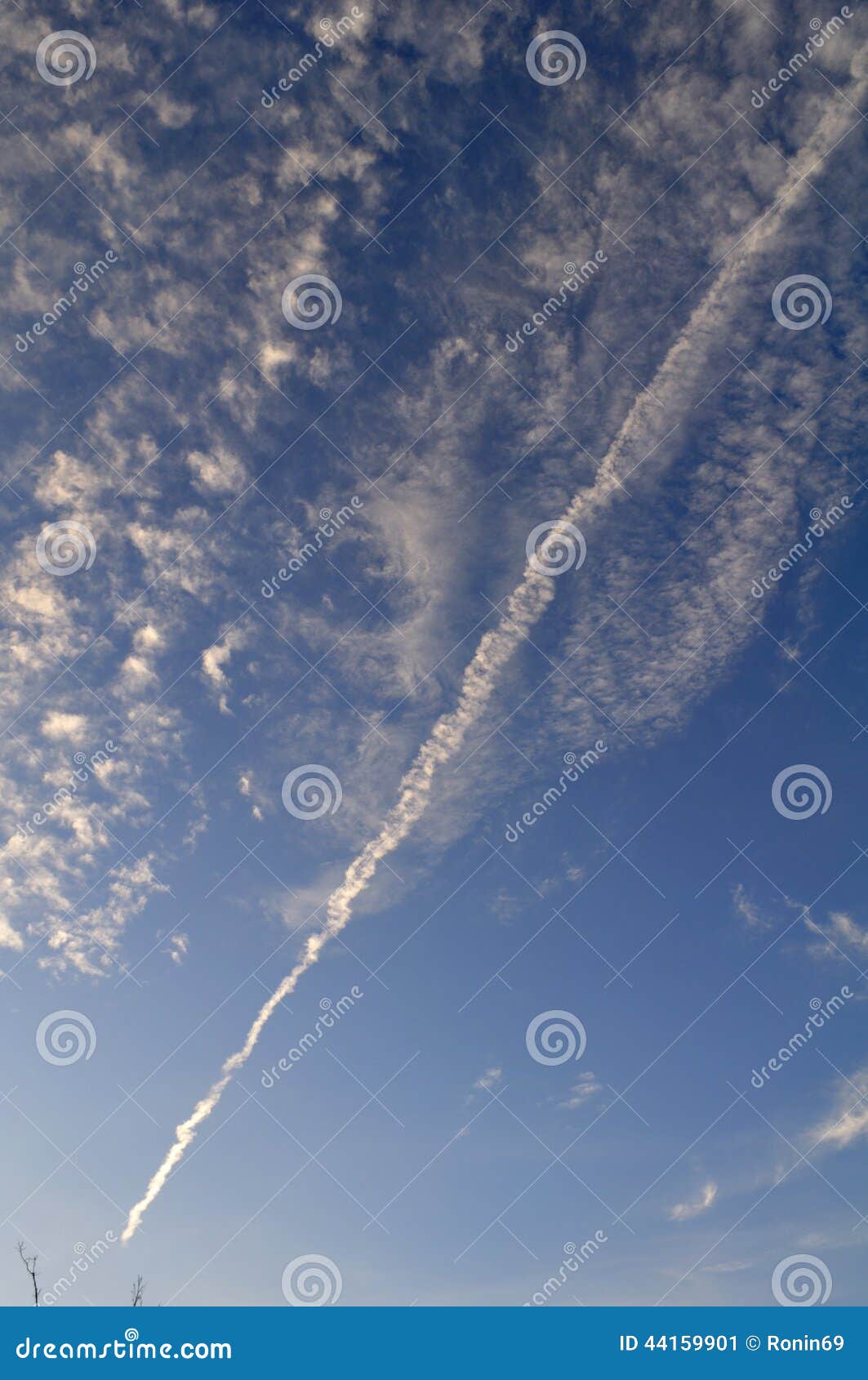 Trace in the sky stock image. Image of clear, tracing - 44159901