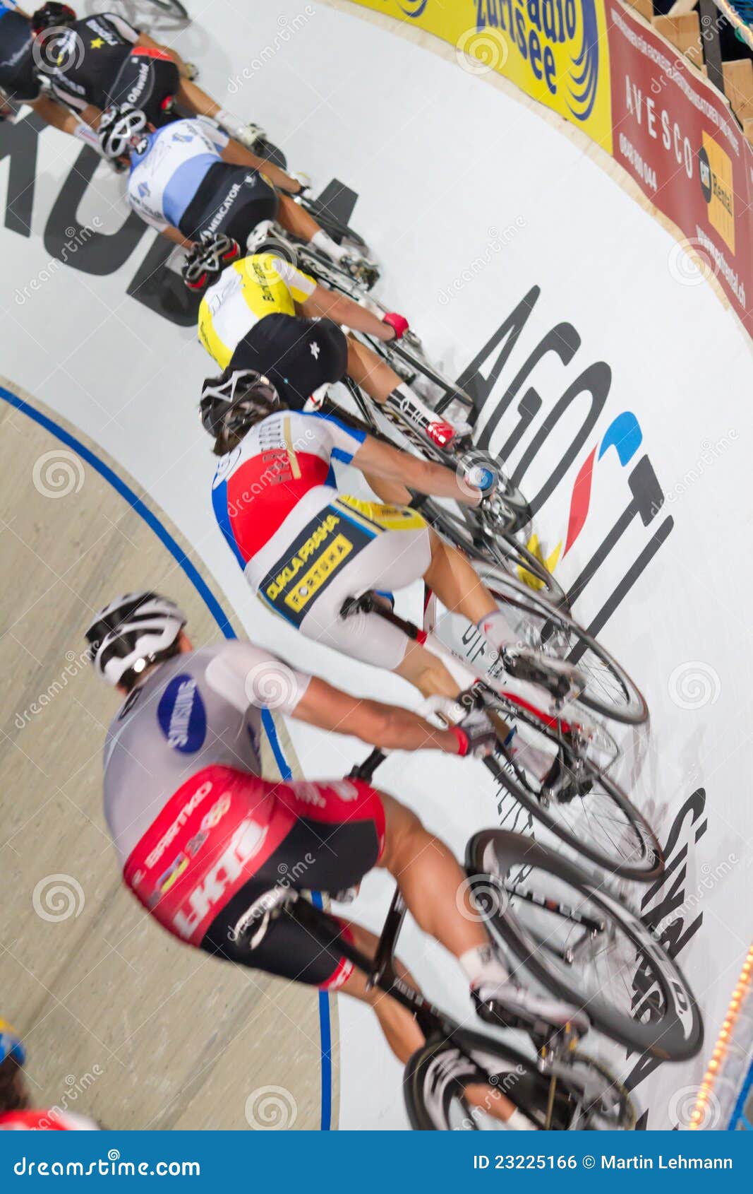 Track cycling race editorial photo. Image of fight, bend - 23225166