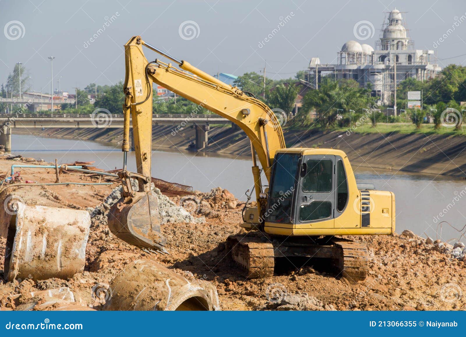 Excavatort Earth Stock Photos - Free & Royalty-Free Stock Photos from ...