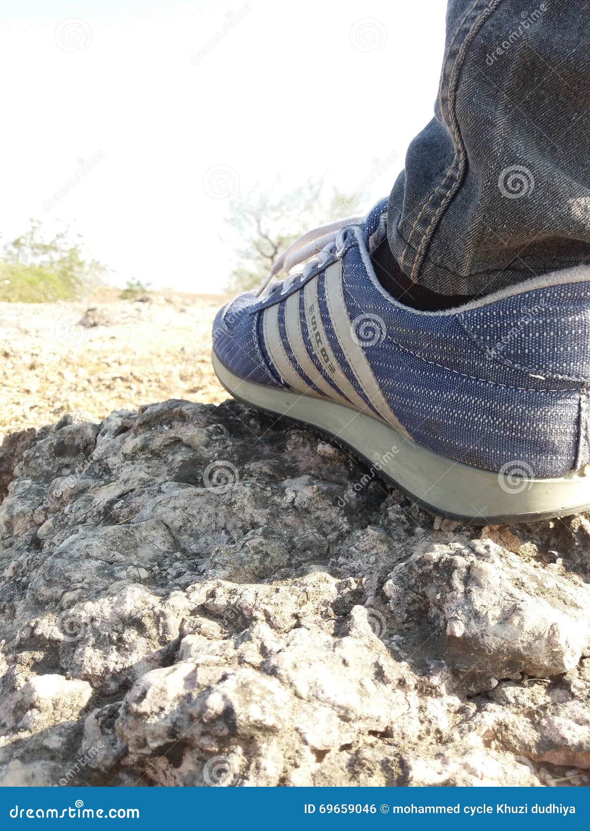 Tracking editorial photo. Image of shoes, mountains, tracking - 69659046