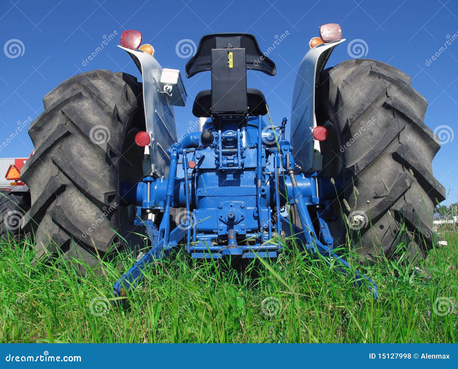Tracktor foto de stock. Imagem de cultivar, agricultura - 15127998