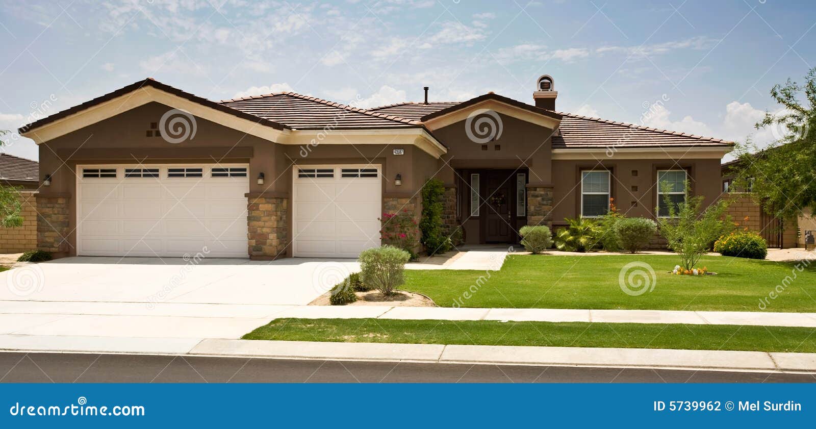 Tract Home, Modern, Southern California Stock Photo - Image of planned ...