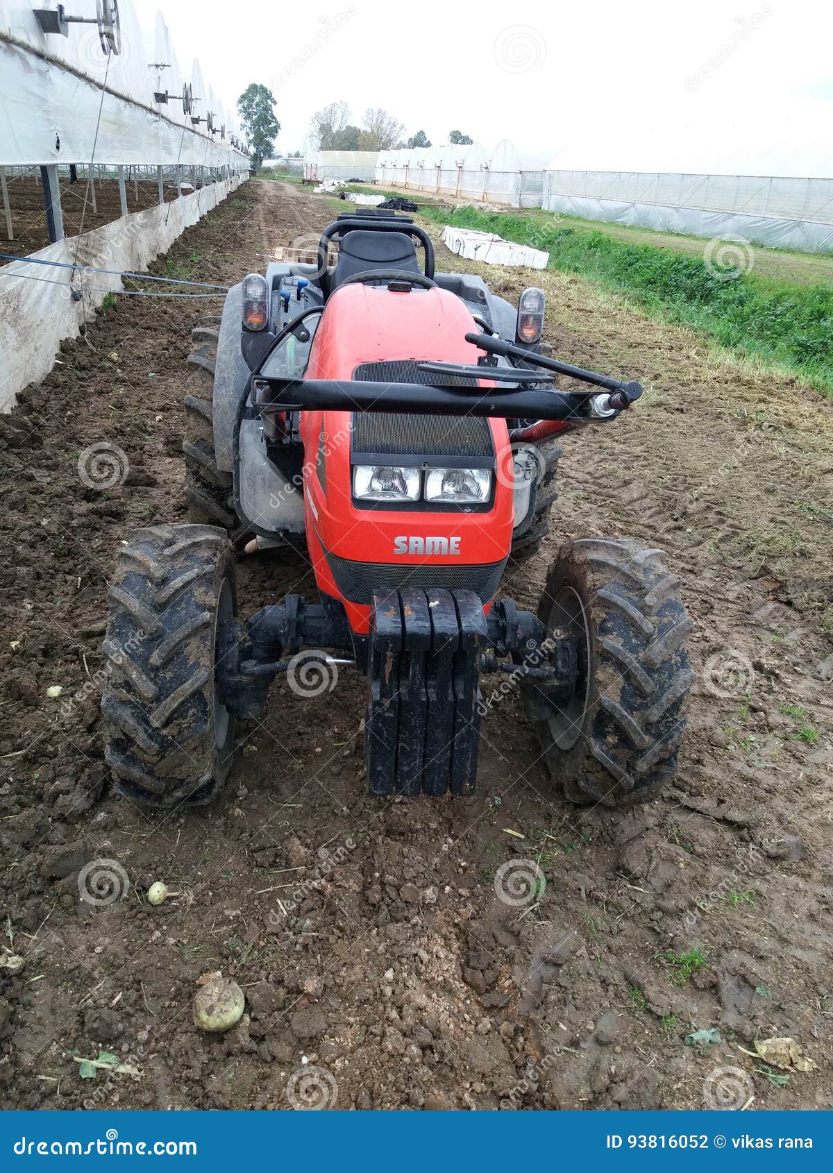 Tracter same editorial photography. Image of italia, nice - 93816052