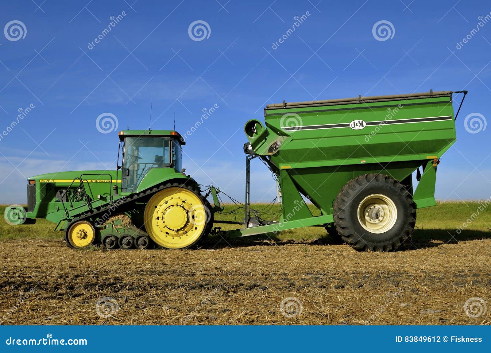 Tractor De John Deere 8400T En Campo Fotografía editorial - Imagen de ...