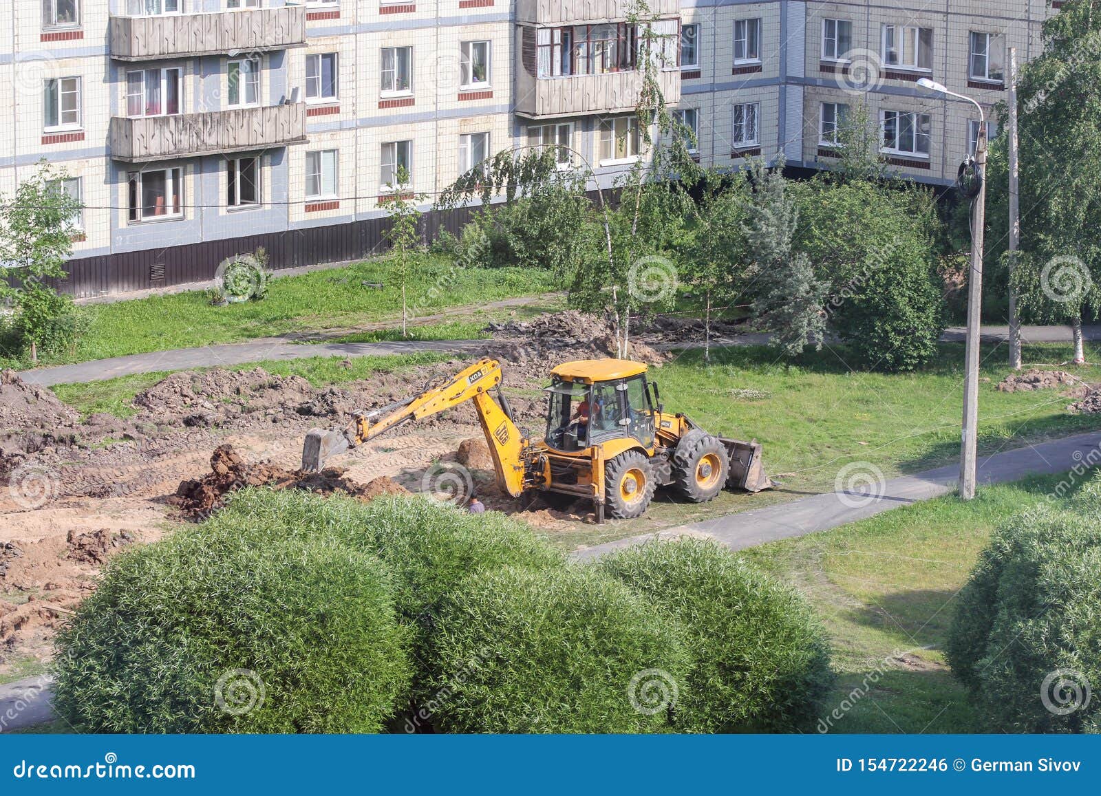 Tractor on earthworks editorial photo. Image of build - 154722246