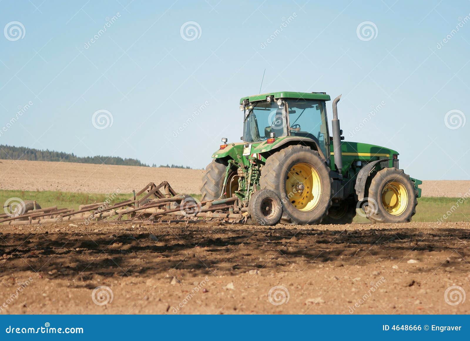 Tractor-eg redactionele foto. Image of vervoer, agronomie - 4648666