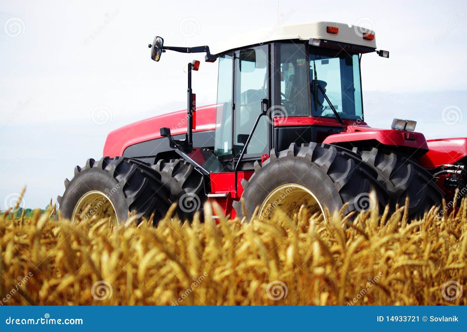 Tractor in field stock image. Image of crop, blue, straw - 14933721