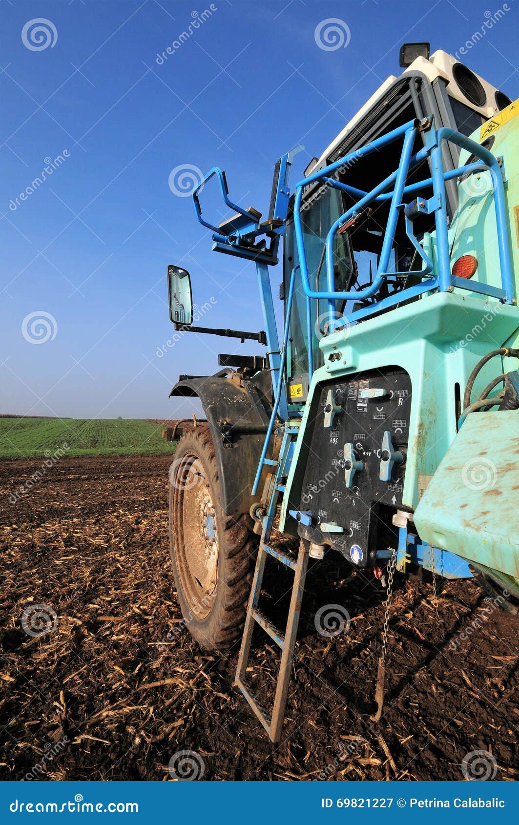 Tractor on field stock image. Image of crop, field, work - 69821227