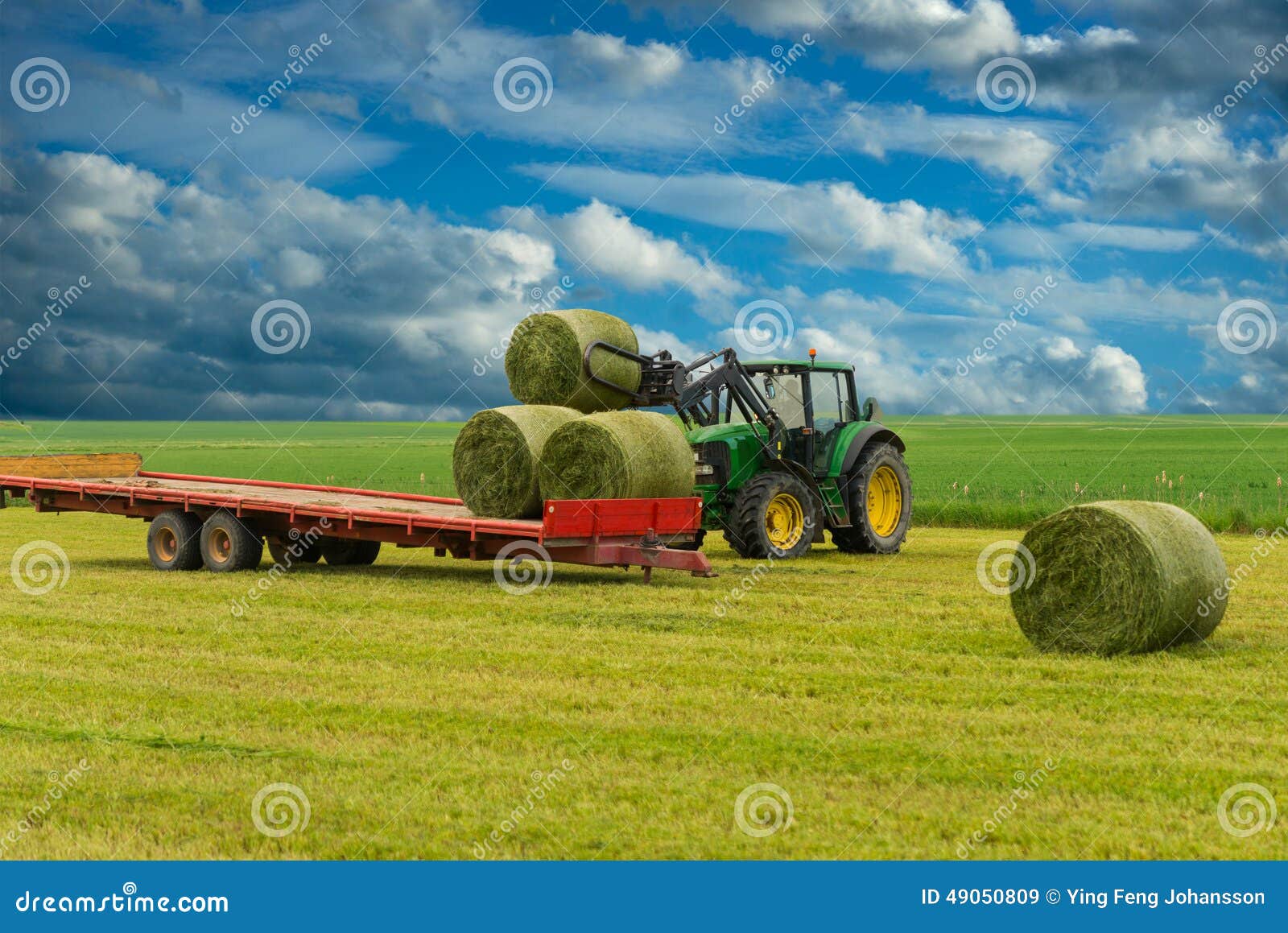 Tractor and hay bales editorial stock image. Image of farm - 49050809