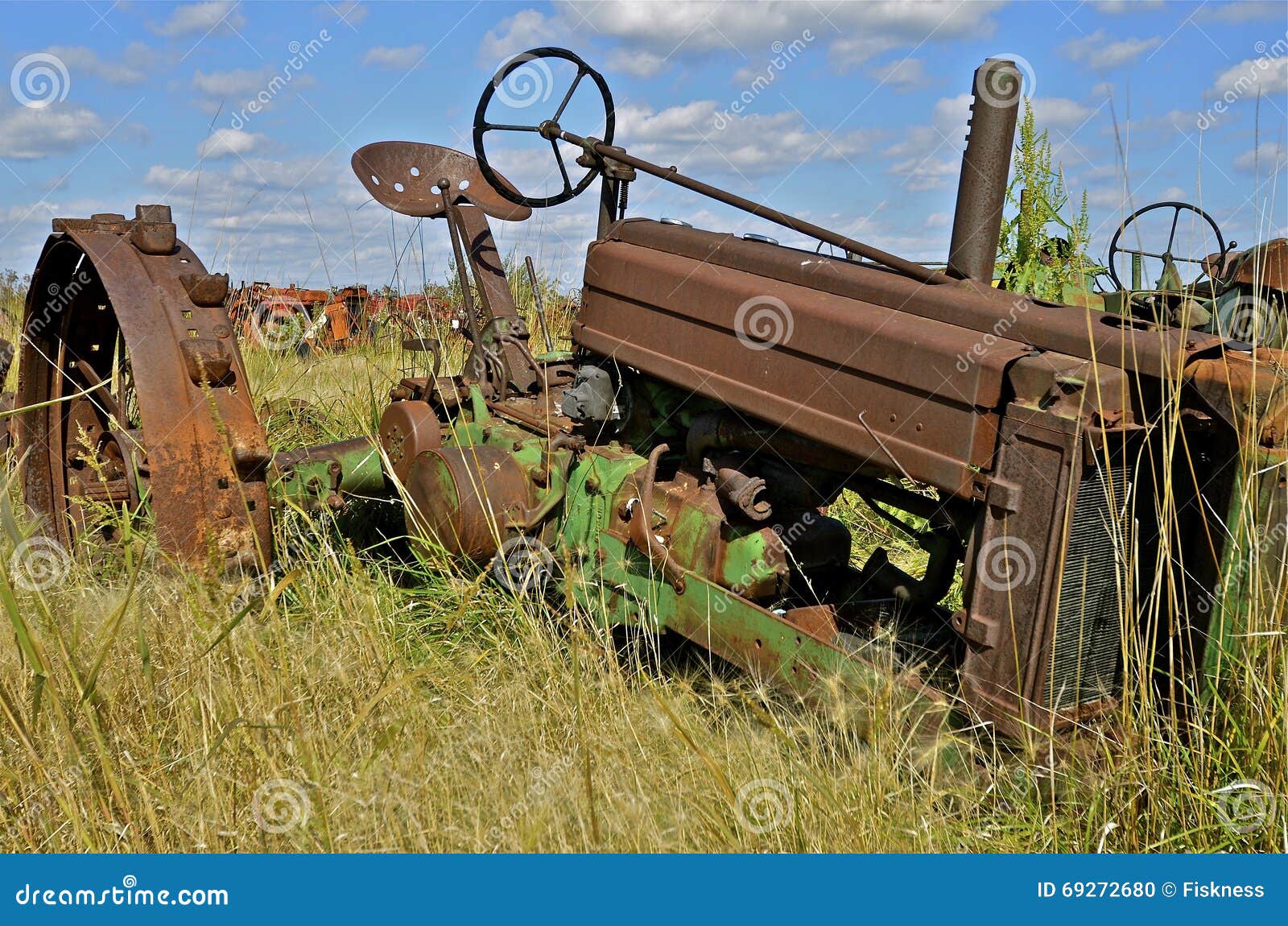 Tractor Missing Front Wheels Stock Photo - Image of junker, farmer ...