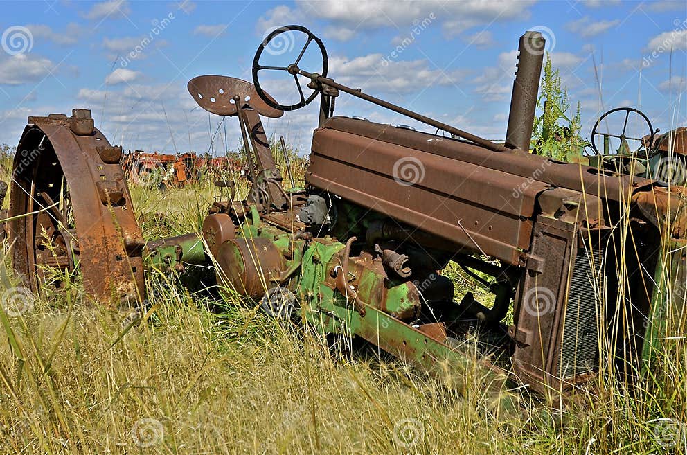 Tractor Missing Front Wheels Stock Photo - Image of junker, farmer ...