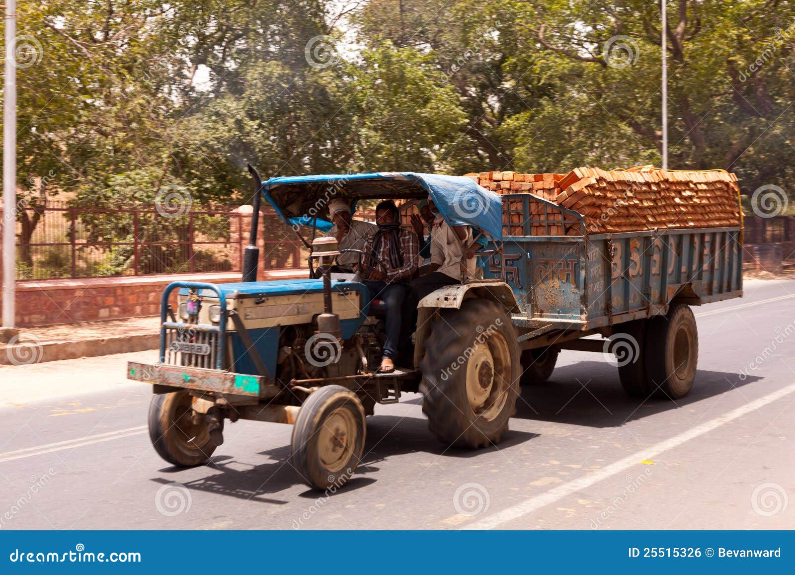 Tractor Pulling Load Of Brick India Editorial Photo - Image: 25515326