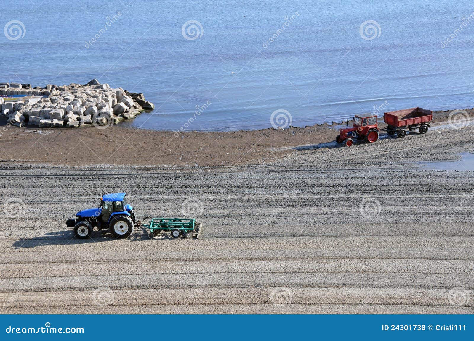 Tractor sea beach stock photo. Image of beach, sand, holiday - 24301738