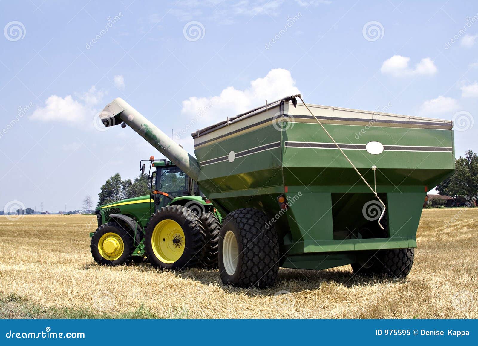 Tractor and Wagon editorial image. Image of heavy, deere - 975595
